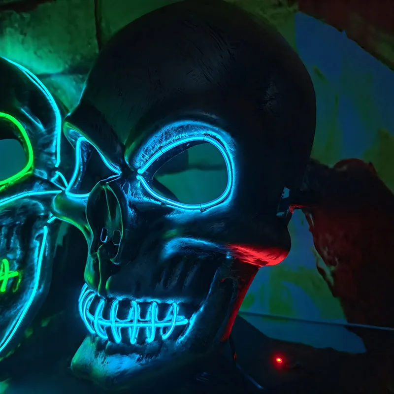 App-controlled Full Face Led Programmable Glow Cosplay Mask For ...