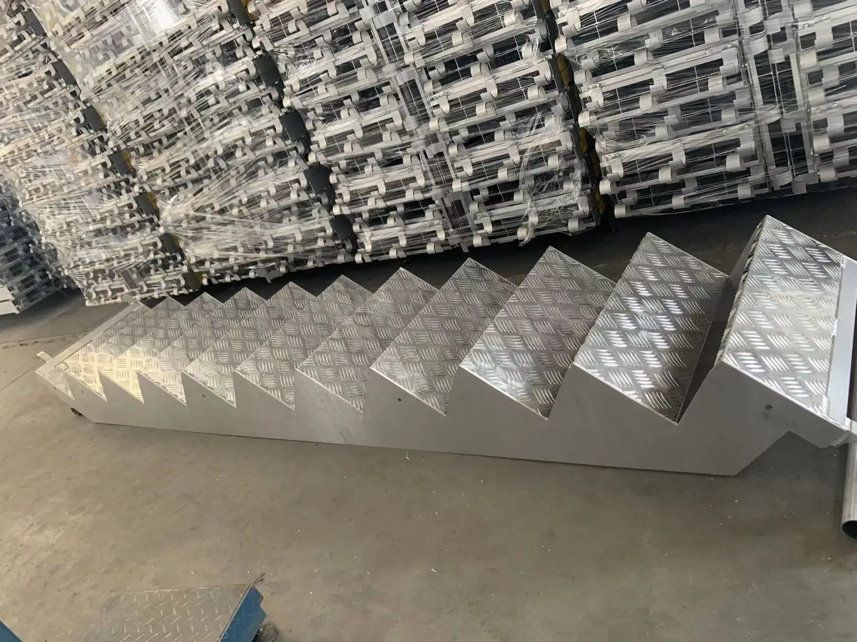 Aluminum Movable Platform Ladder,movable Aluminum Stair,mobile Platform ...