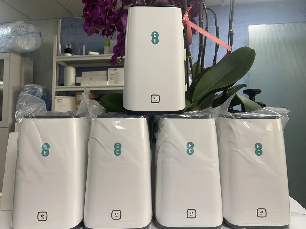 5GEE Router - 4.67 Gbps Wifi 6 CPE with Easy Mesh & Voip
