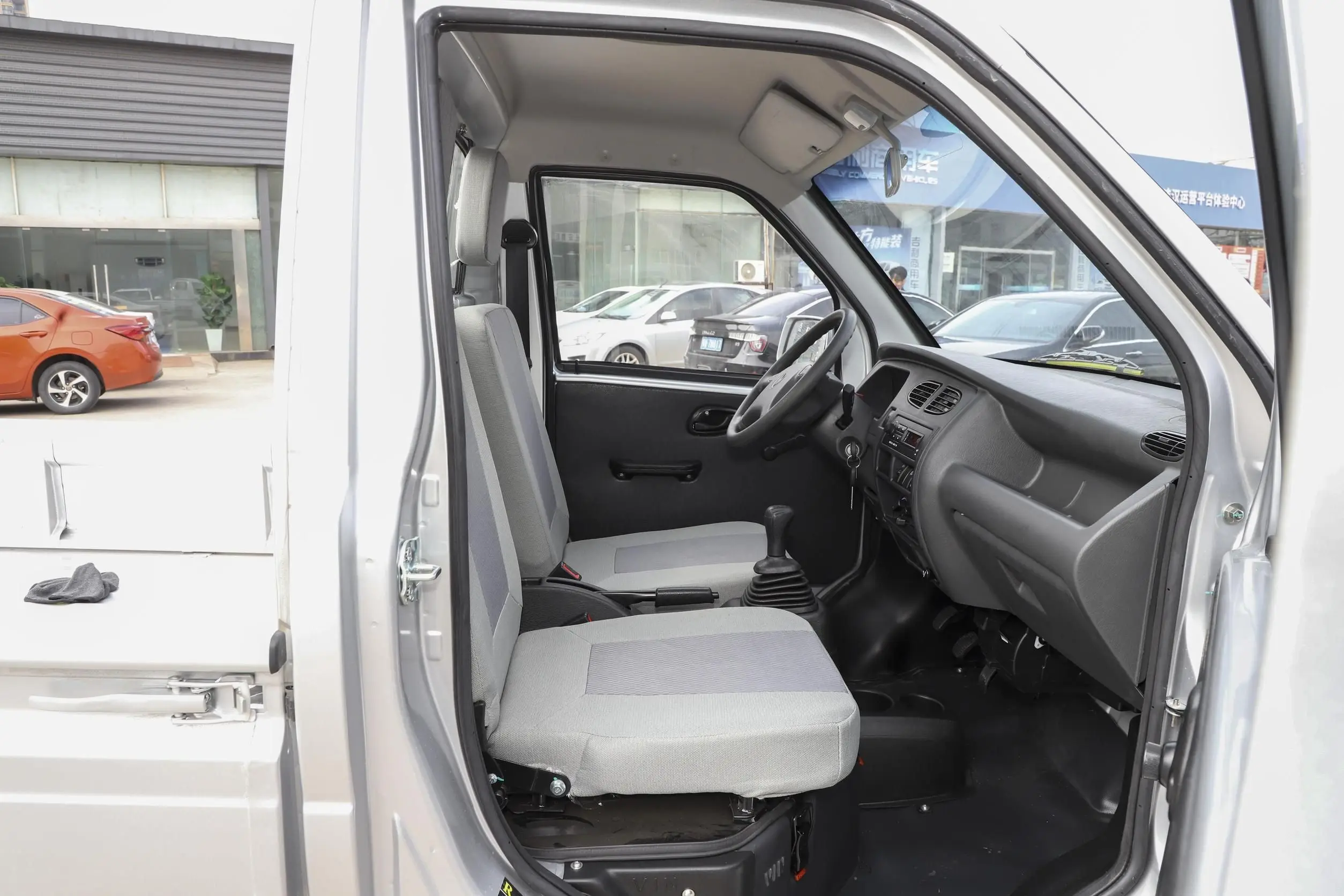 Dongfeng DFM DFSK Sokon K02 K01 - High-Income Transporter