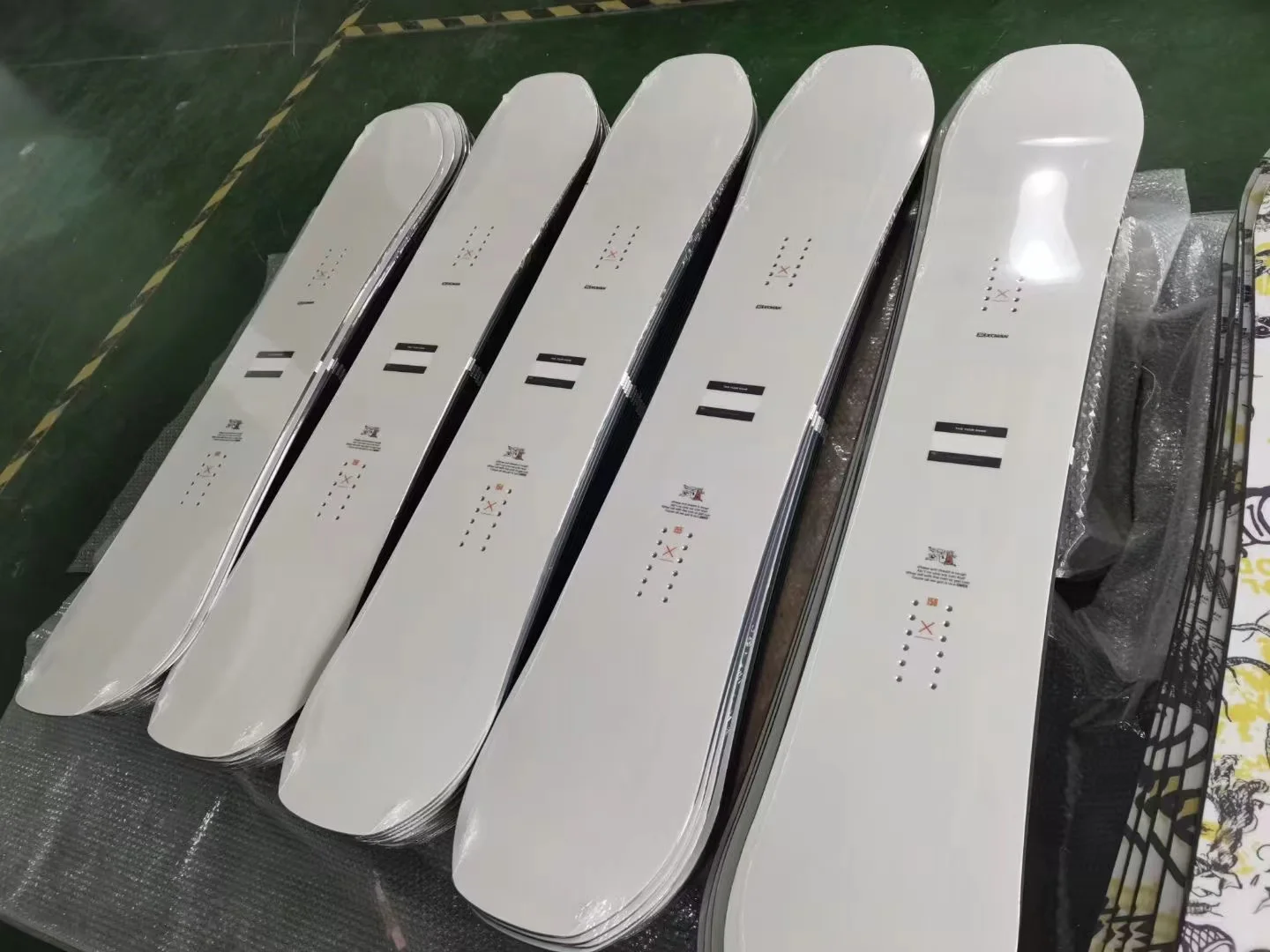 Custom Freestyle Carbon Fiber Sandwich Camber Snowboard Balsa Wood Core ...