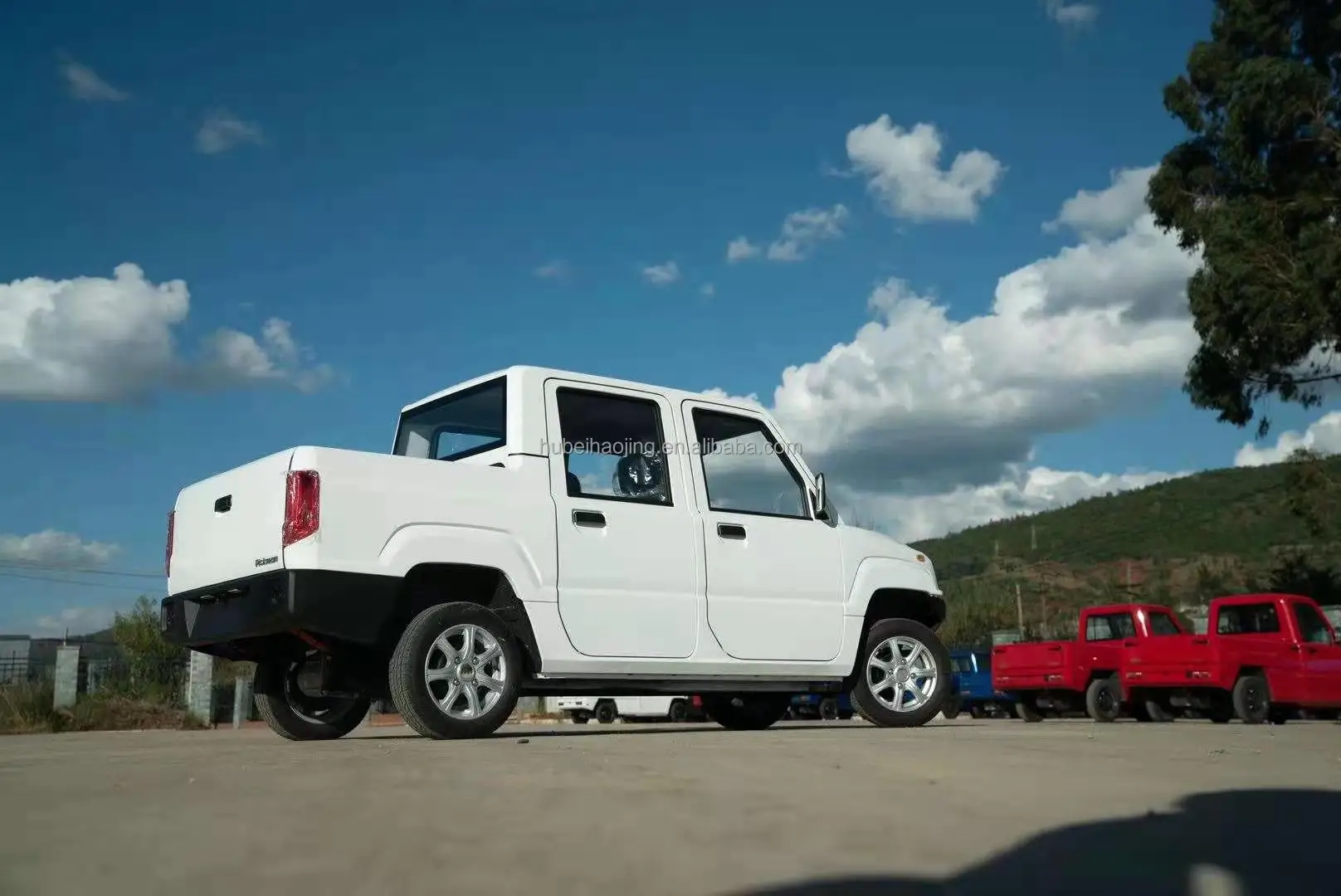 Cheap Trucks LHD Electric Truck Pickup Double Cab 2WD