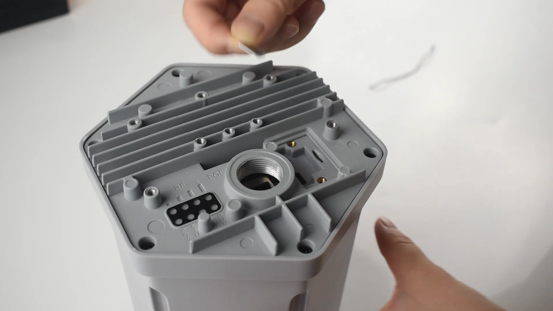 Oem Outdoor Wireless 5g Cpe Wifi Lte Modem Waterproof 2.4ghz 300mbps 5g ...