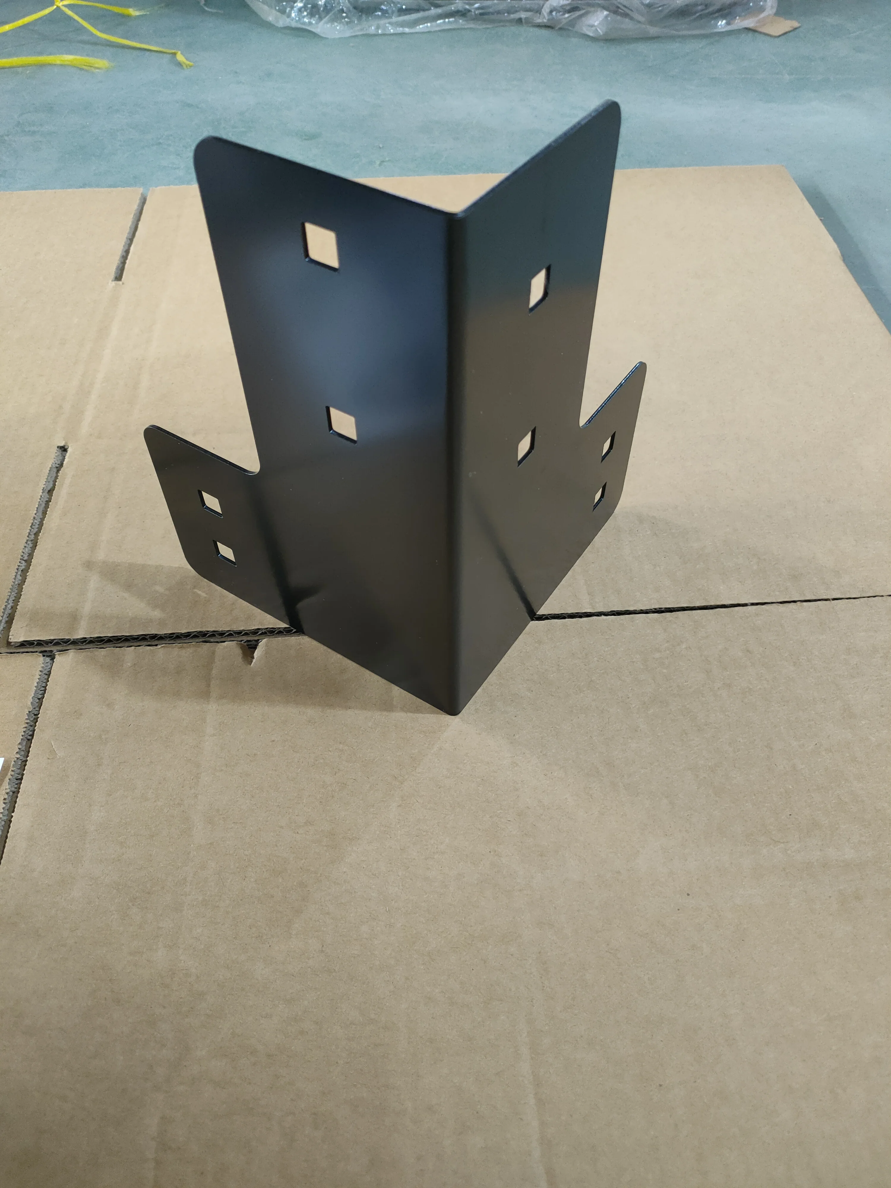 Steel Work Bench Brackets - Heavy Duty Support Solutions