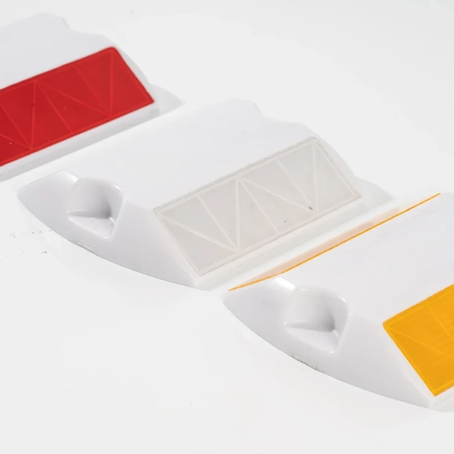 Plastic Marking Reflective Raised Pavement Markers Cat Eyes Road Studs ...