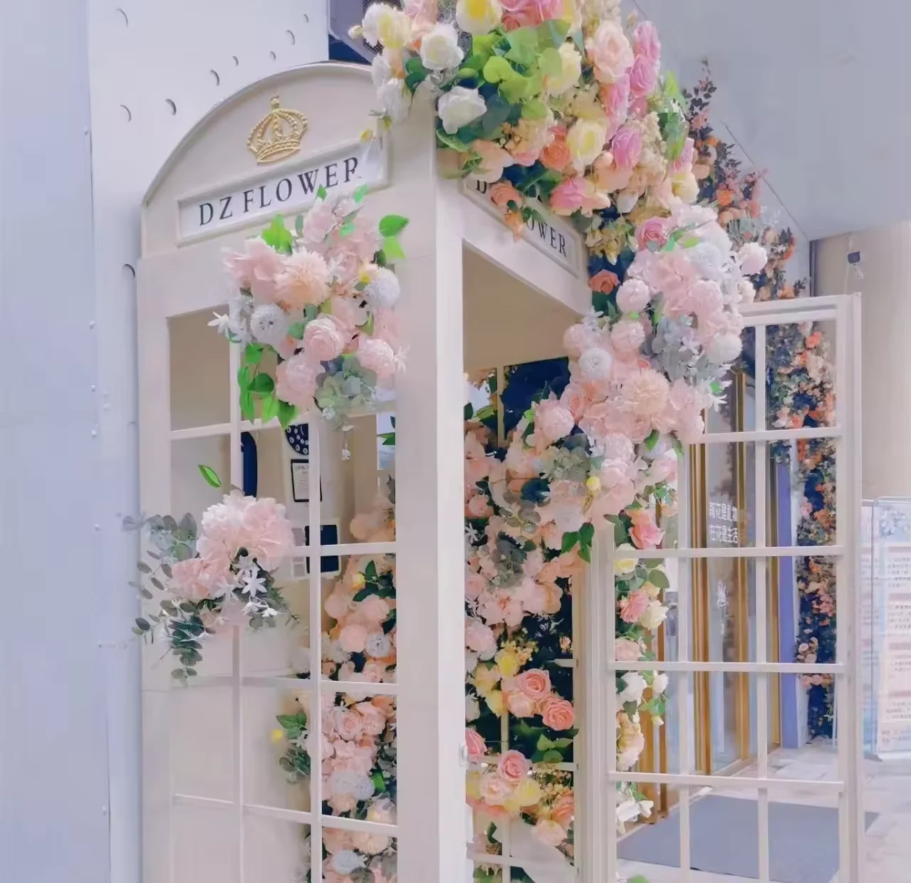 Europe Style London Classic White Telephone Booth for Weddings