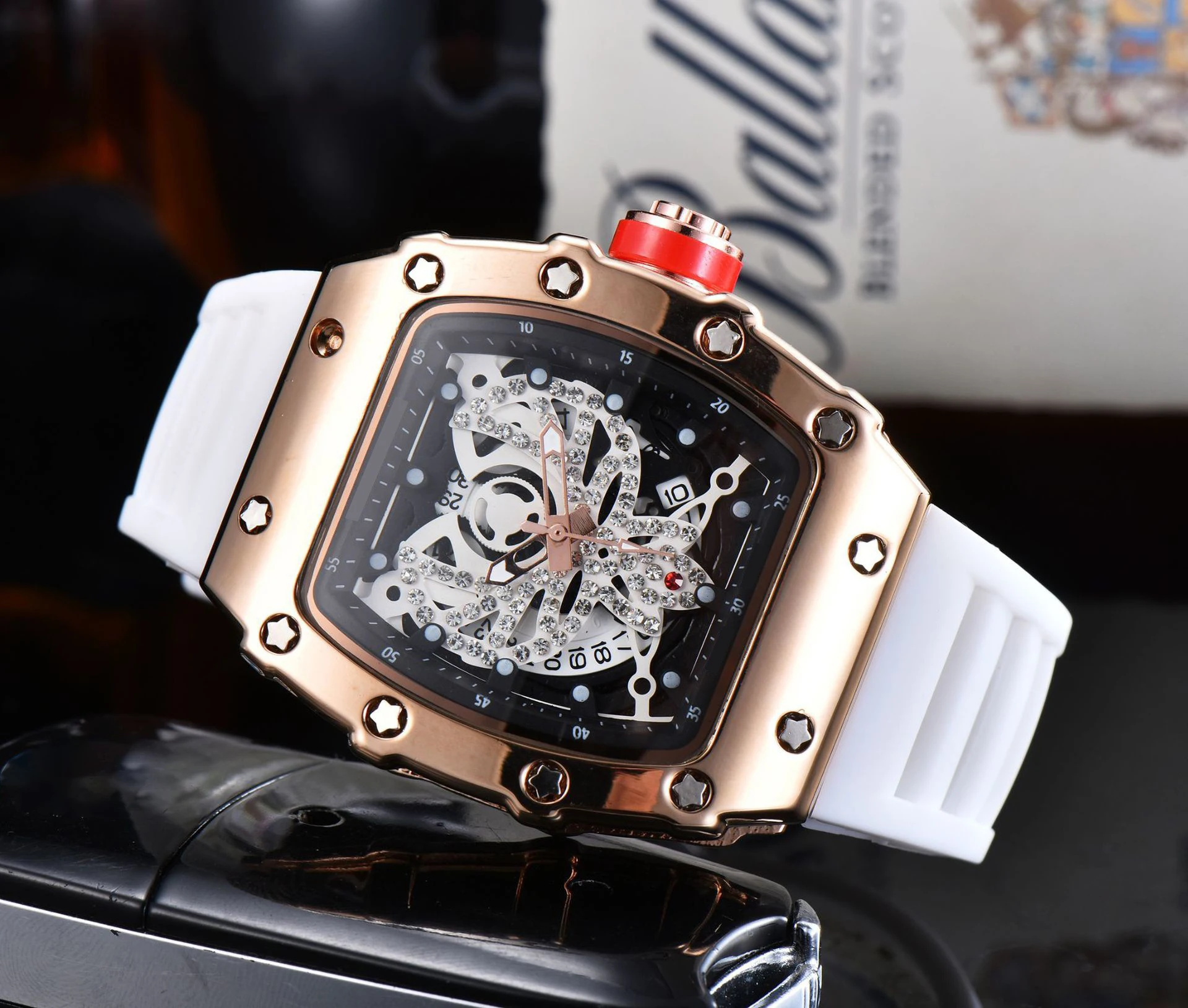 Factory Wholesale Men's Quartz Watches Leisure Silicone Watches Barrel ...