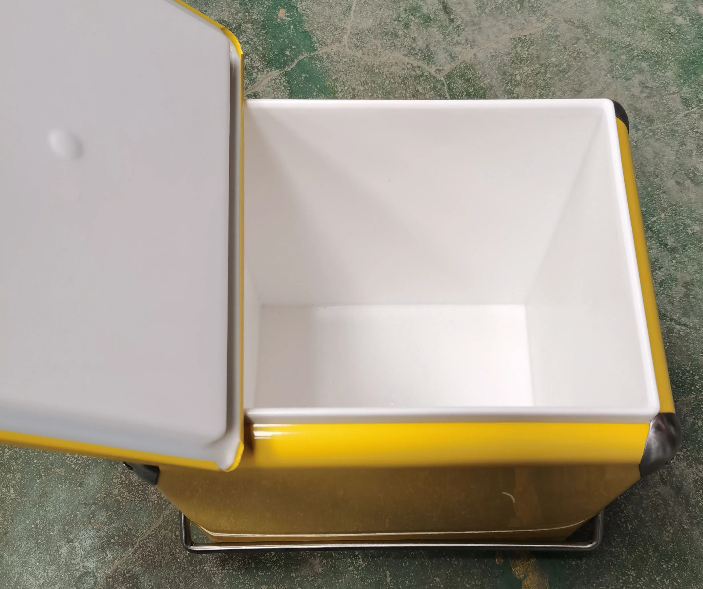 Metal Cooler Box - Buy Ice Box,Ice Bucket,Wine Cooler Product on ...