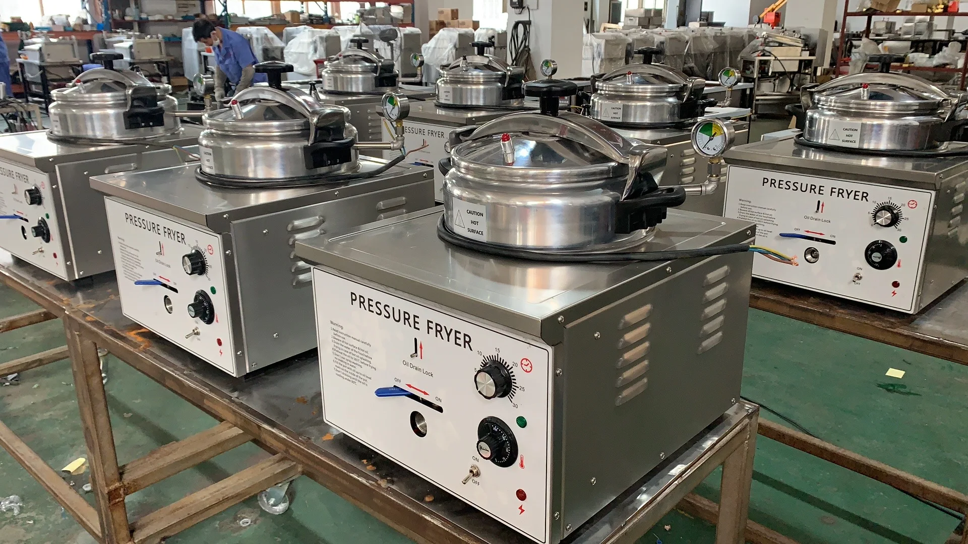 GIIKO Pressure Fryer 3kw 16L - Efficient Electric Cooking