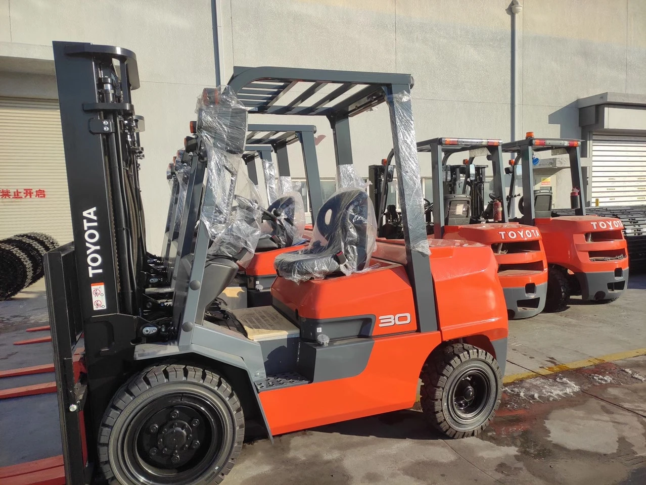 Japan Diesel Forklift 3 Ton Forklift With Superior Performance Used In ...