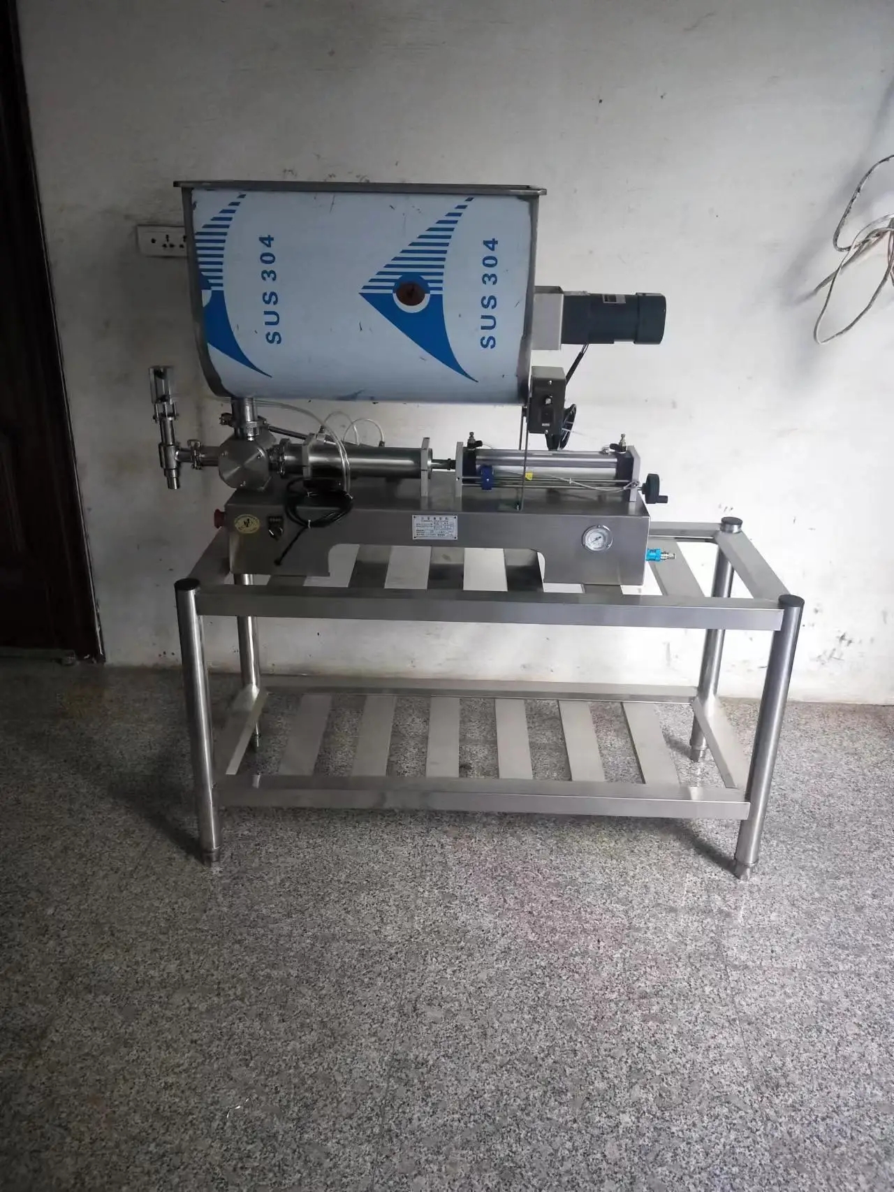 U-shaped Stirrer Large Particle Filling Machine For Liquids & Chemicals Odm