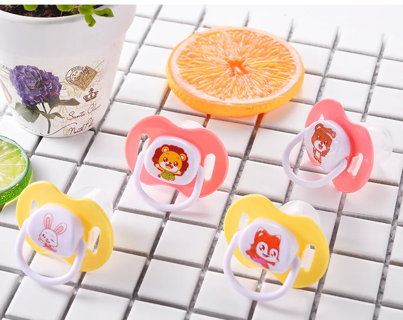 Manufacturer Wholesale Baby Pacifier Cartoon Silicone Sleeping Pacifier ...
