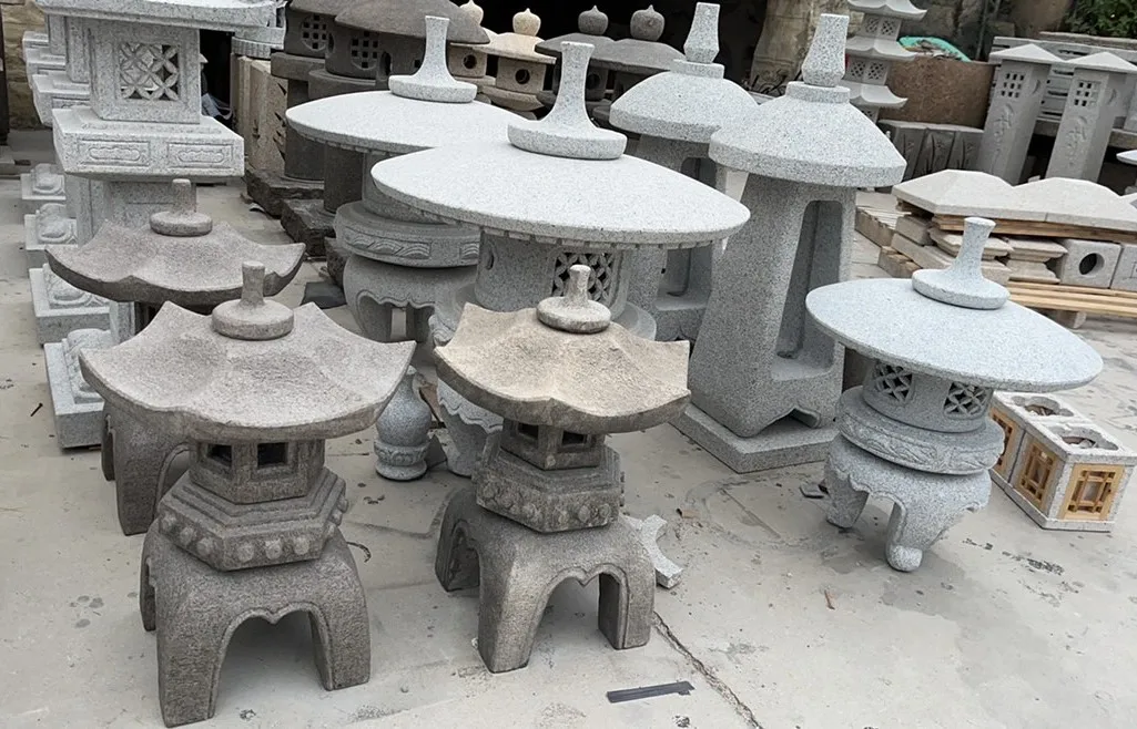 Classic Hand Carved Grey Granite Stone Lanterns for Garden Decorative