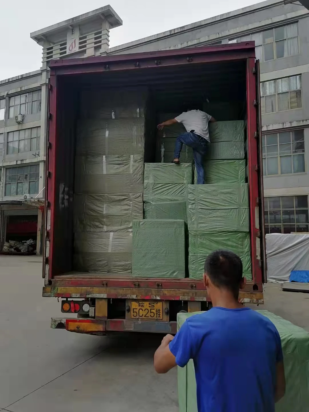 Inflatable Latex Suit Body Inflation Suits Inflatable Blueberry Suit ...