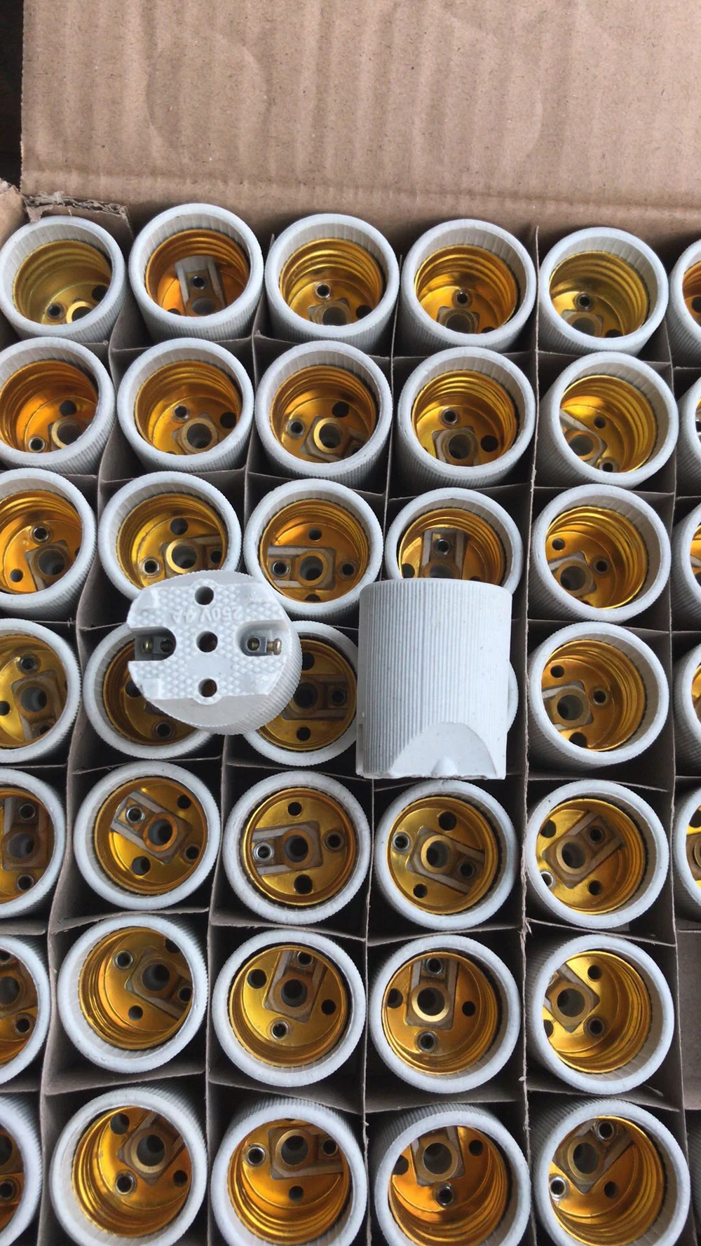 Ce Screw Shell Porcelain Lamp Holder E27 Led Light Holder,Socket E27 ...