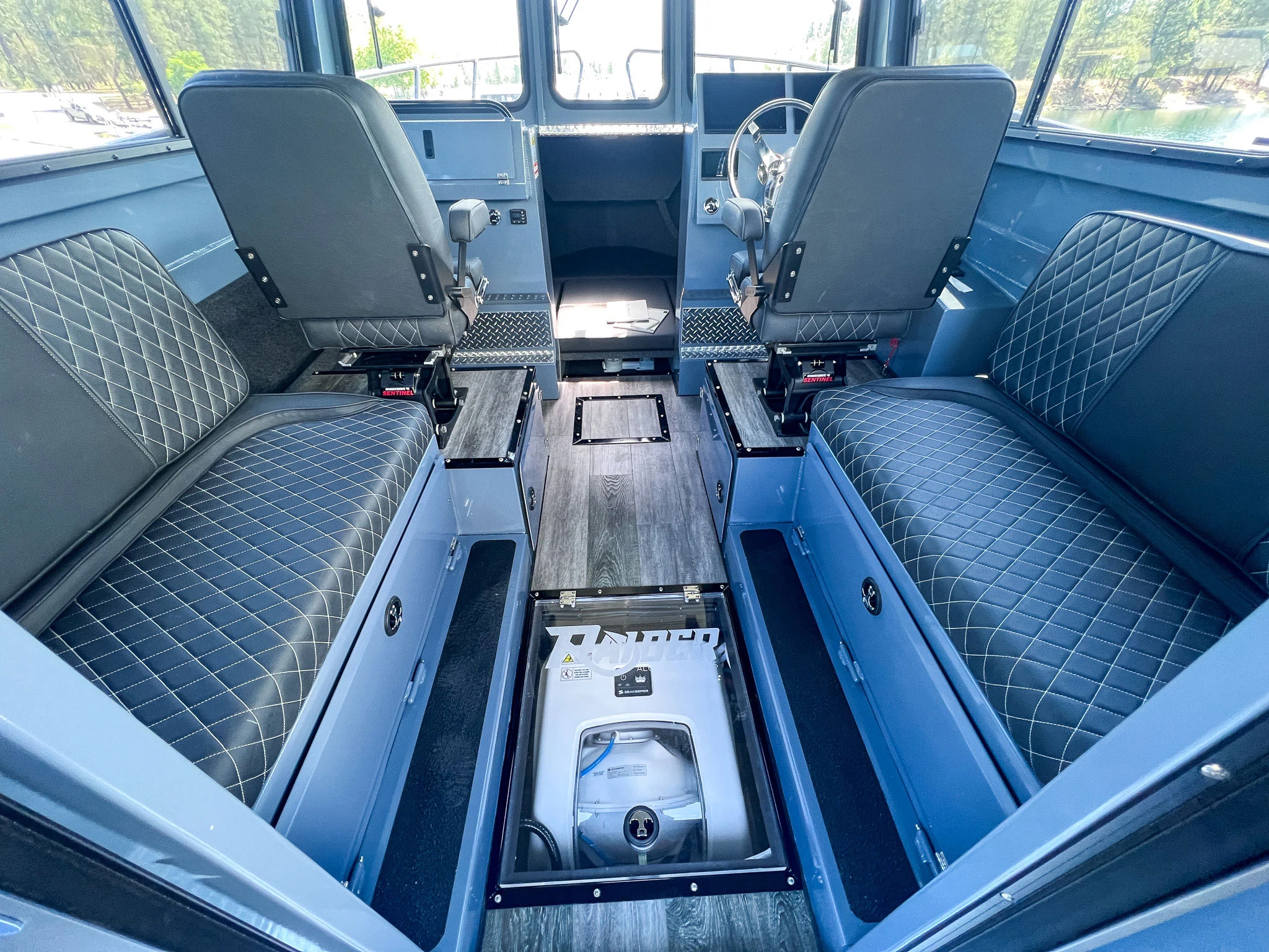 22ft Aluminum Cabin Cruiser Boat - Customizable Fishing