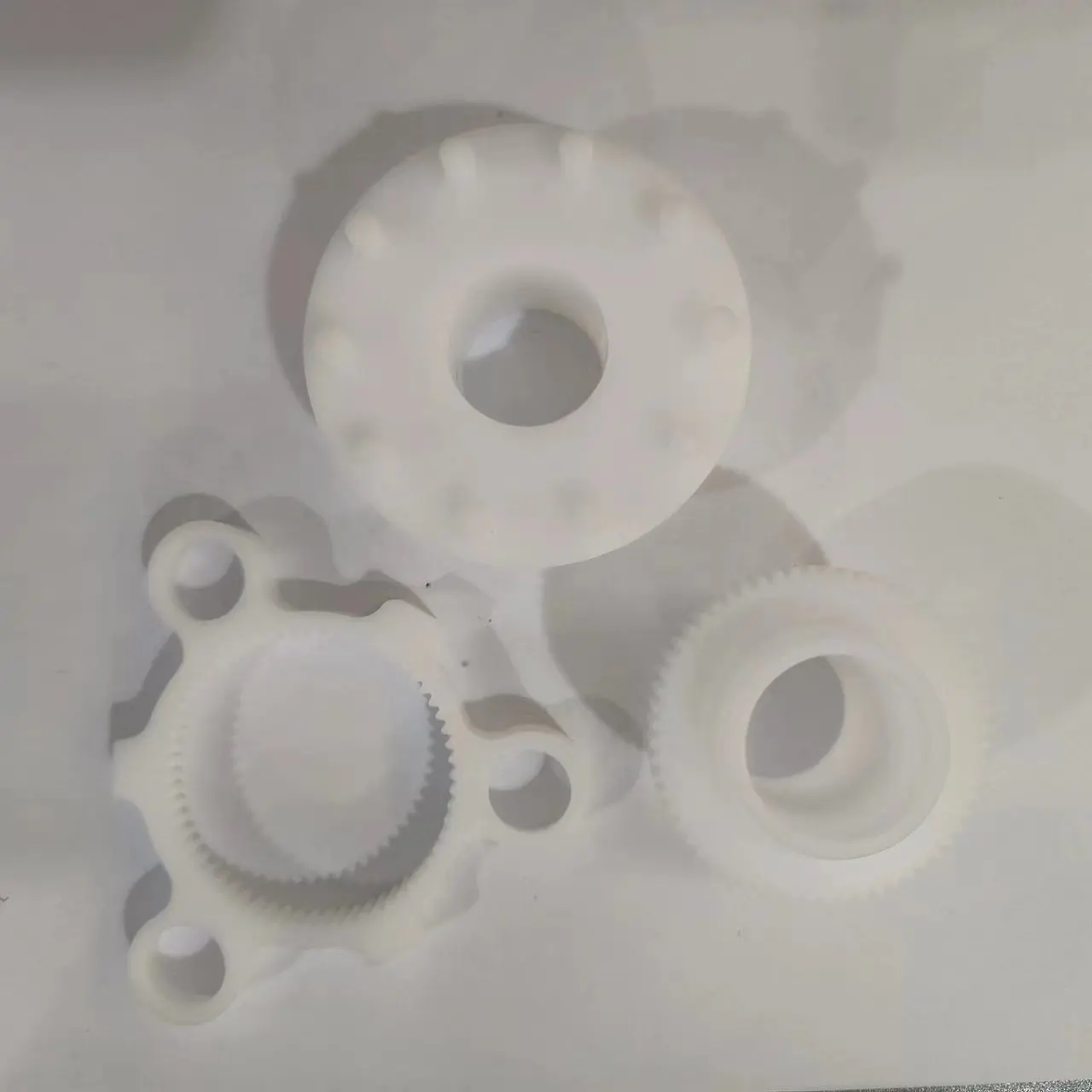 Factory Customized White Gear Plastic Ring - Buy Plastic Wreath Rings ...