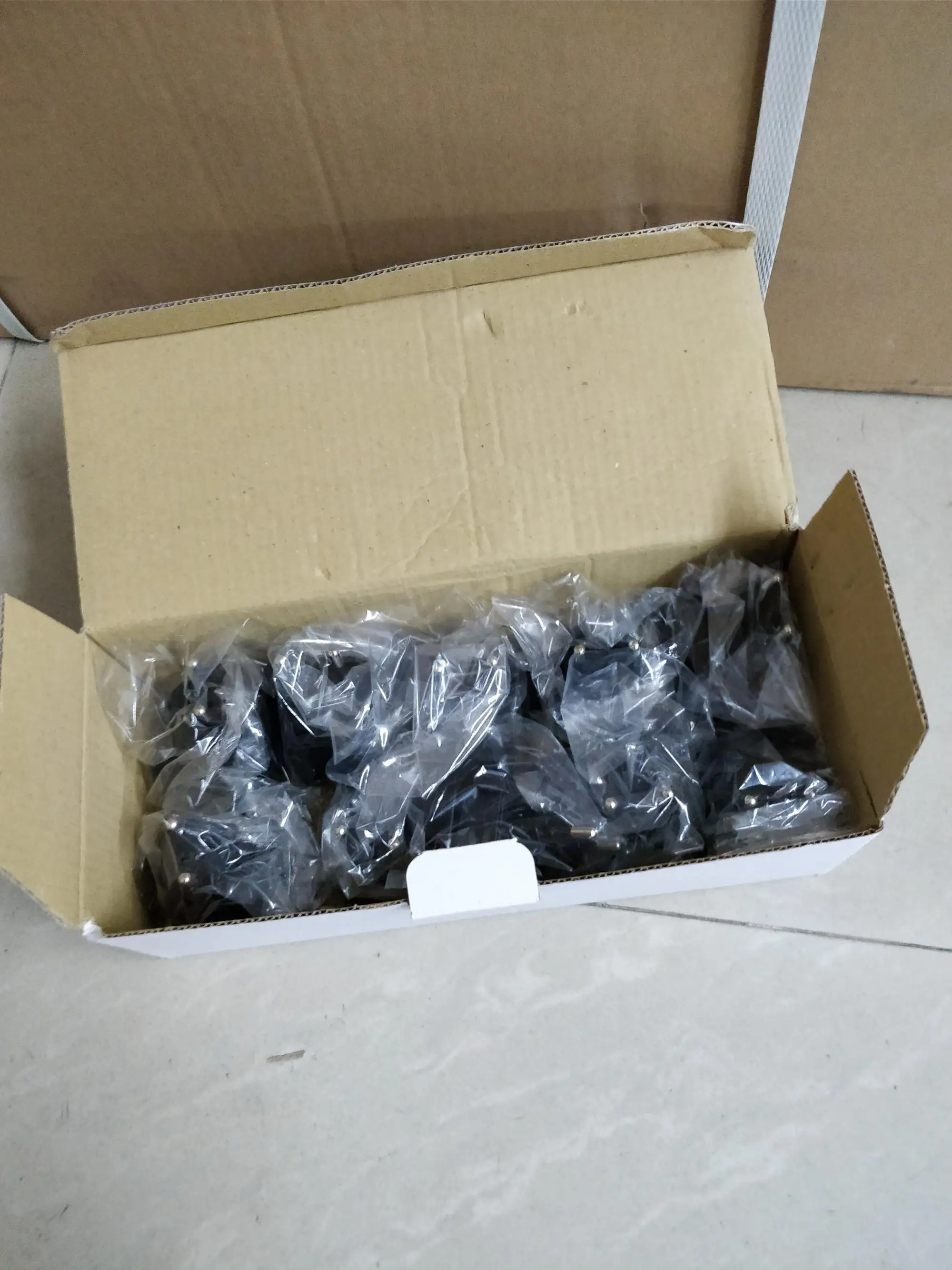 Iec Type A Usa 2pin Universal Travel Adaptor With Safe Shutter ...