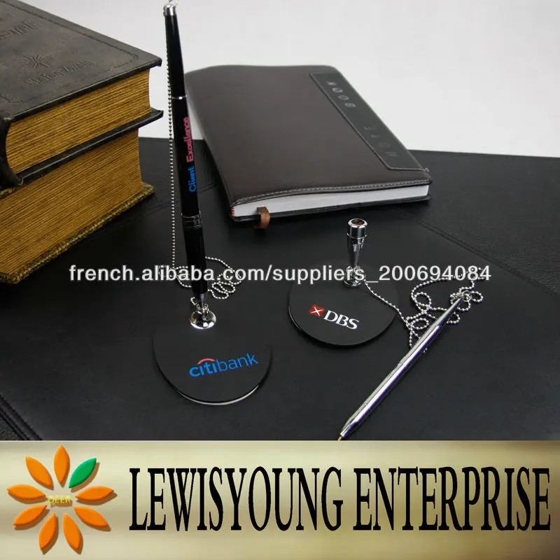 Stylo De La Table Banque Avec La Chaîne Pour La Promotion,Coller Sur Le ...