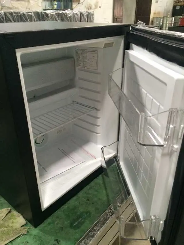 Thermoelectric Minibar Heat Pipe Cooling Refrigerator