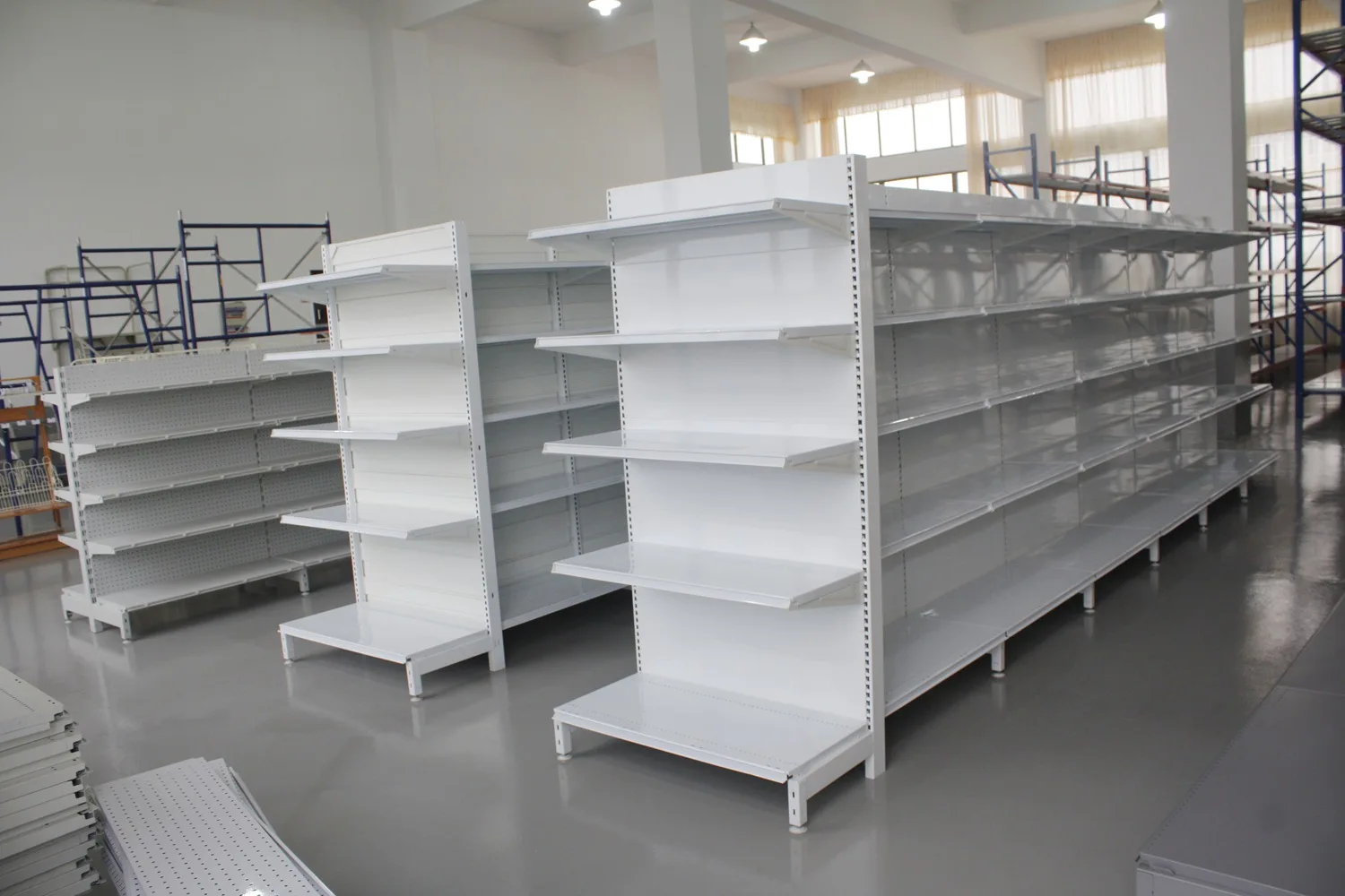 Hegerls Supermarket Shelves - Durable & Versatile Solutions