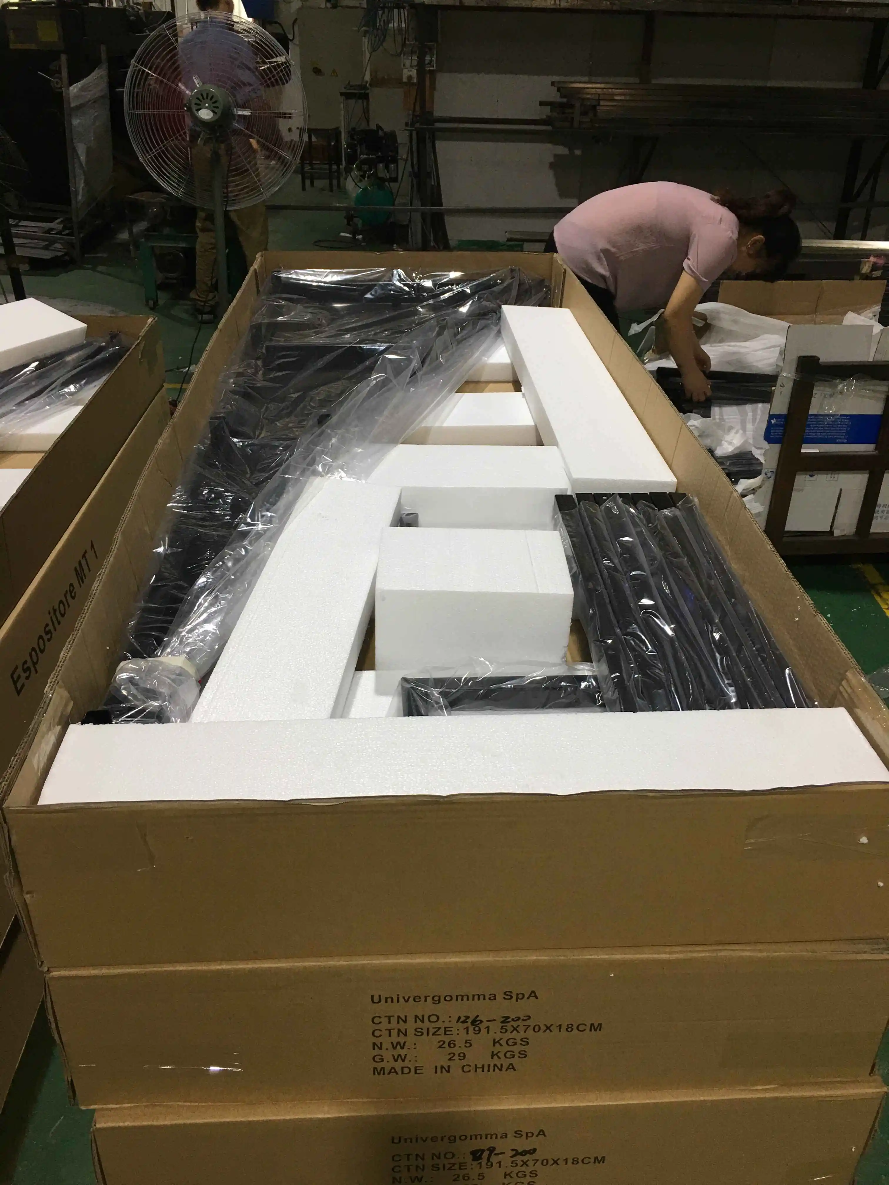 Custom Modern Floor Standing Metal Shop Retail Travel Pillow Display ...