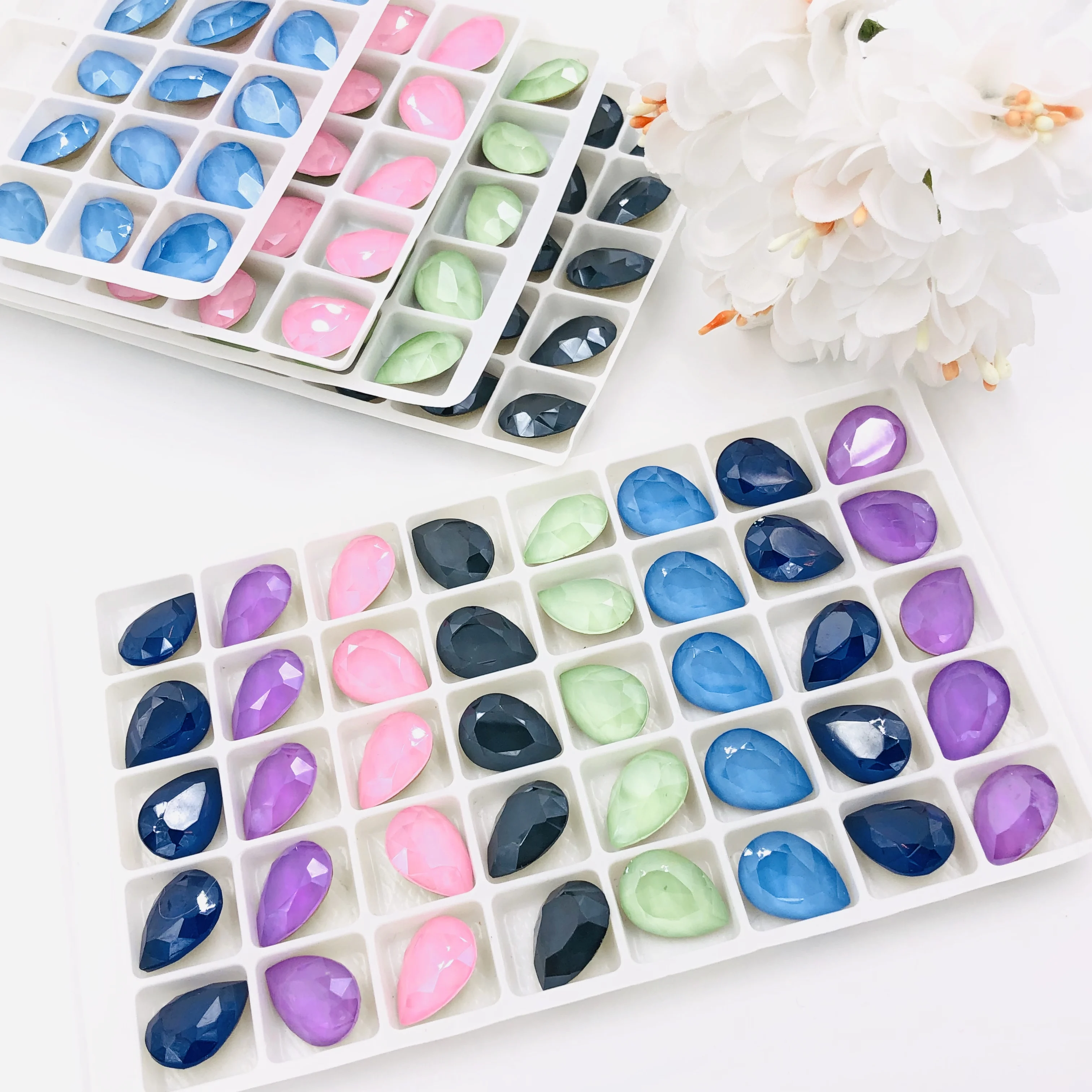 高品质的摩卡 K9 玻璃滴形状滴眼钻 - Buy 水晶水钻连衣裙，滴形玻璃水钻，高品质水钻批发 Product on Alibaba.com