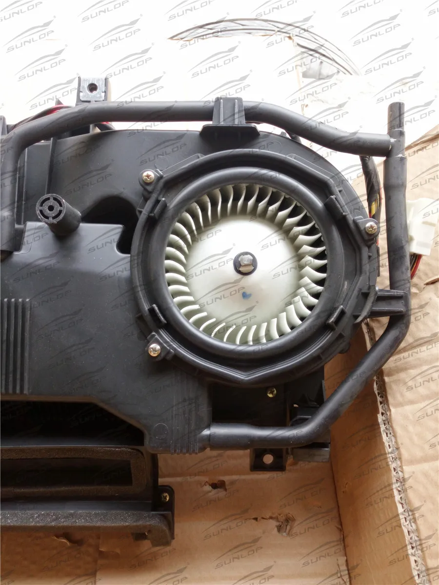 Sunlop Hiace Body Parts Rear Evaporator Core for Hiace 2005up KDH 200 Commuter Van Auto Parts ...