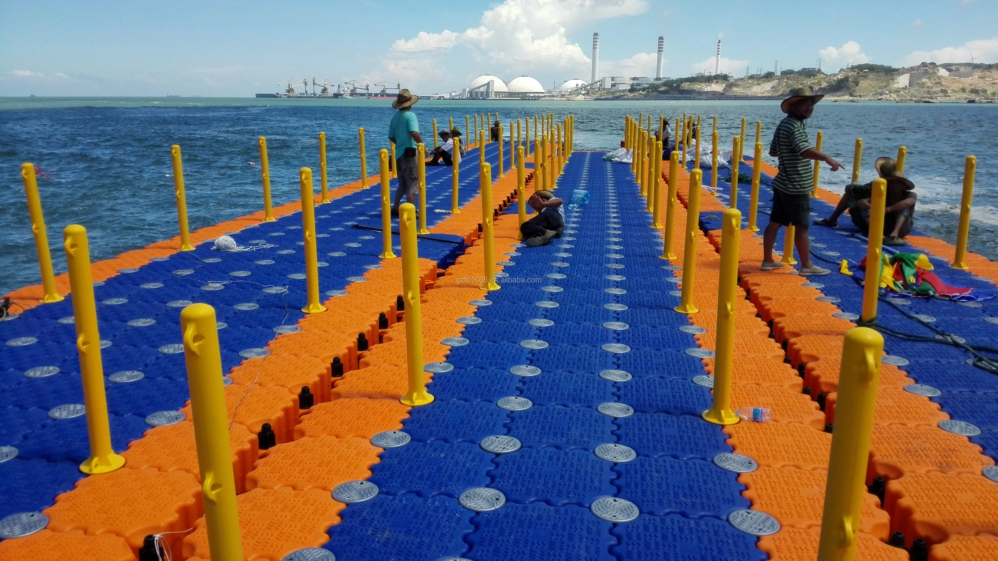 Floating Dock Boat Lift With Roller Cube - Durable & Recyclable ...
