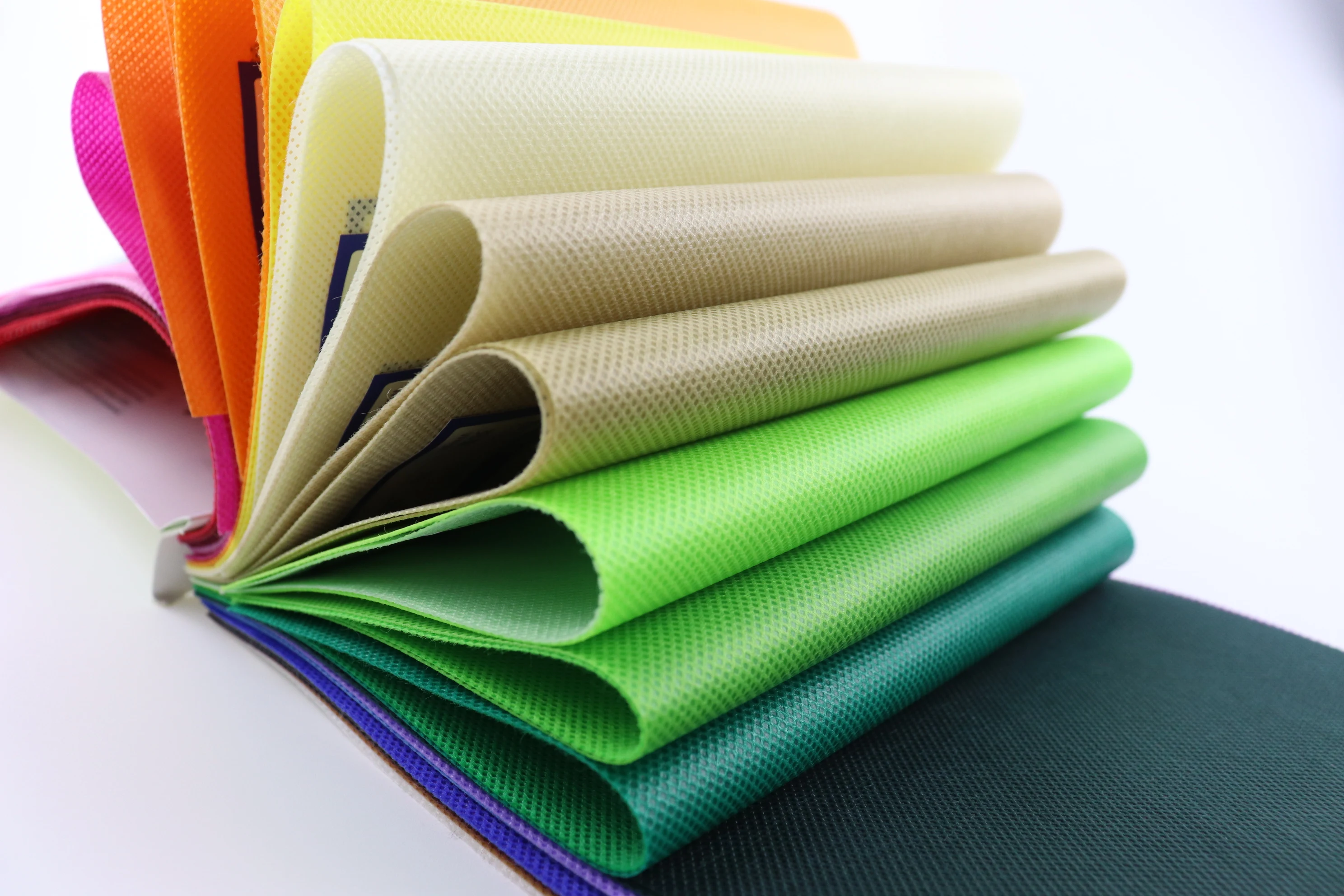 100% Polypropylene Spunbonded Nonwoven Fabric - Durable & Versatile