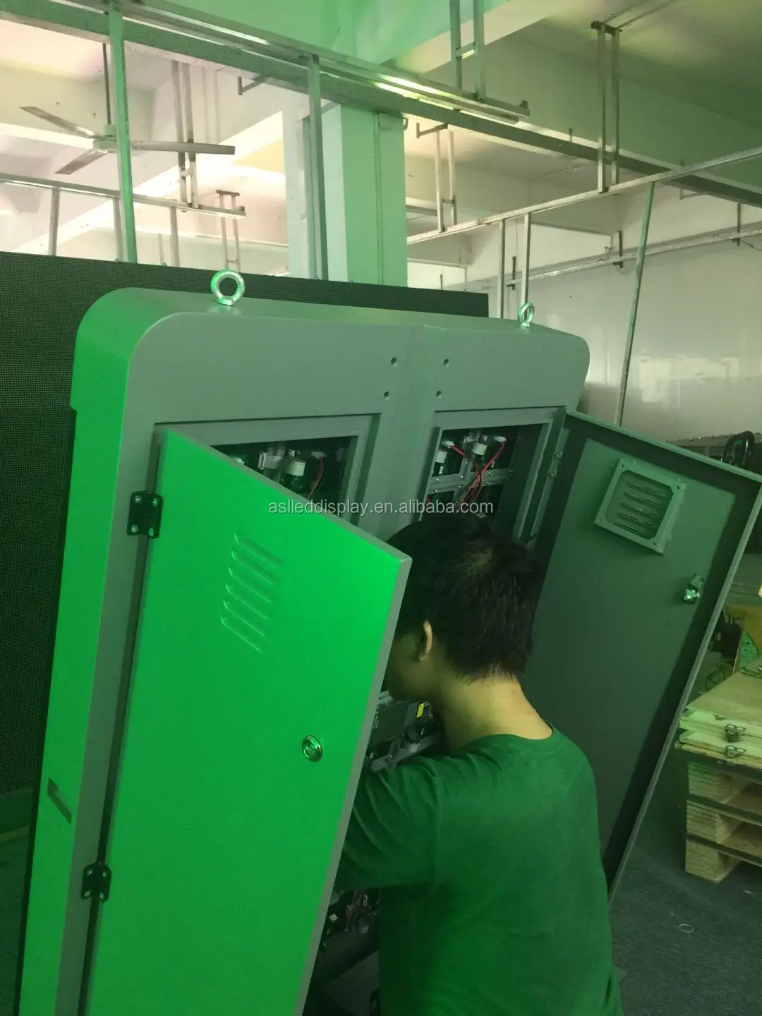 Smart LED Street Advertising - P5 Lamppost Display