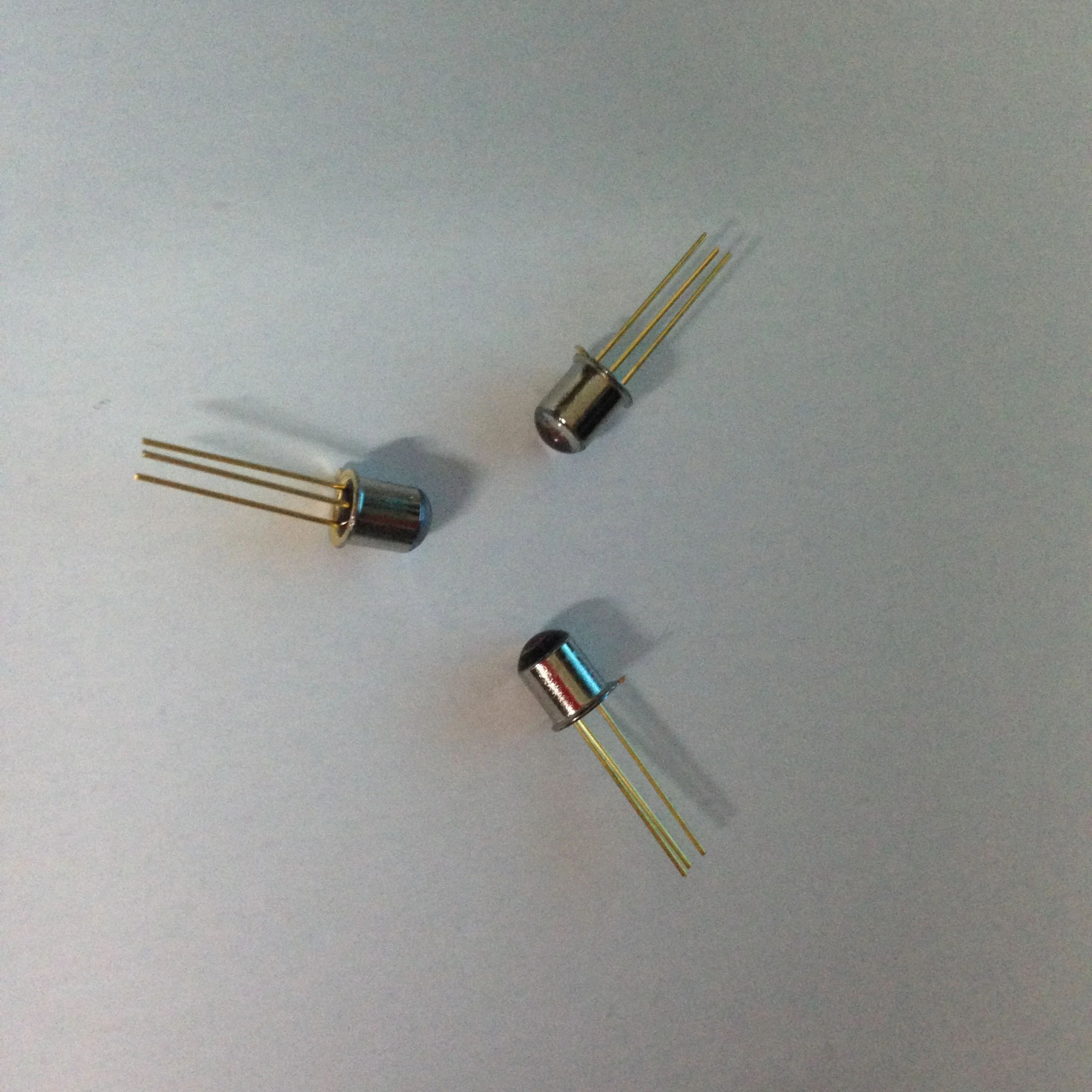En stock L14G2 transistor fotoeléctrico L14G2 transistor receptor de ...