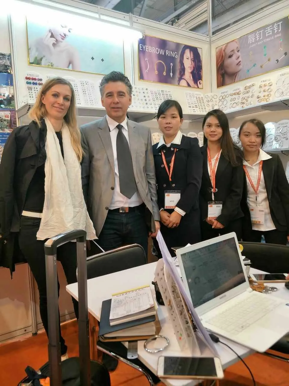 ASTM F136 Titanium Threadless Push in clear CZ Gold Plated Labret Lip ...