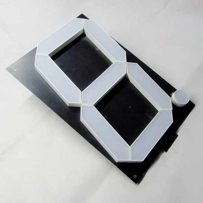 Outdoor 12 Inch 7 Segment Display - Ultra Red 4000mcd