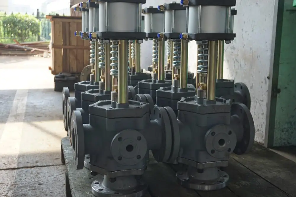 Three-way Pneumatic Valve With Insulation For Bitumen Or Asphalt Pump ...