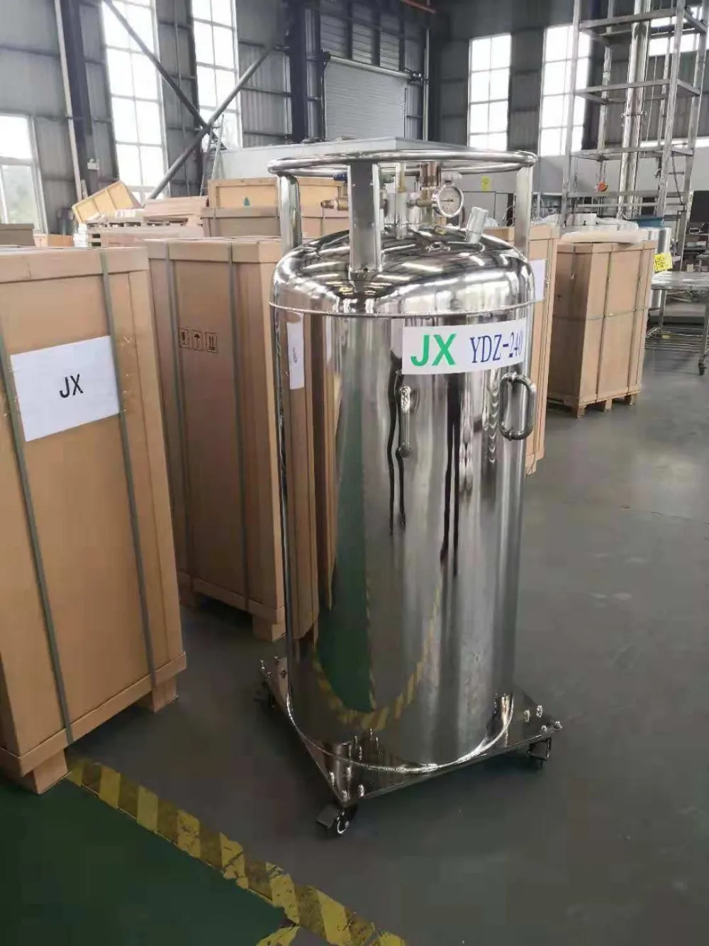 240L Self-Pressurized Liquid Nitrogen Cylinder Tank for Cryosauna ...