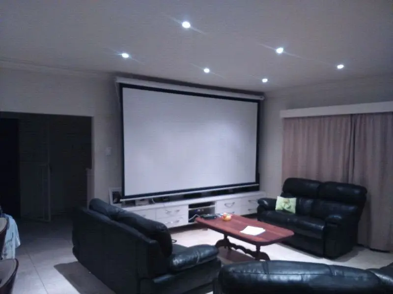 TELON Manual Pull down Projector Screen - 150 Inch Matte White