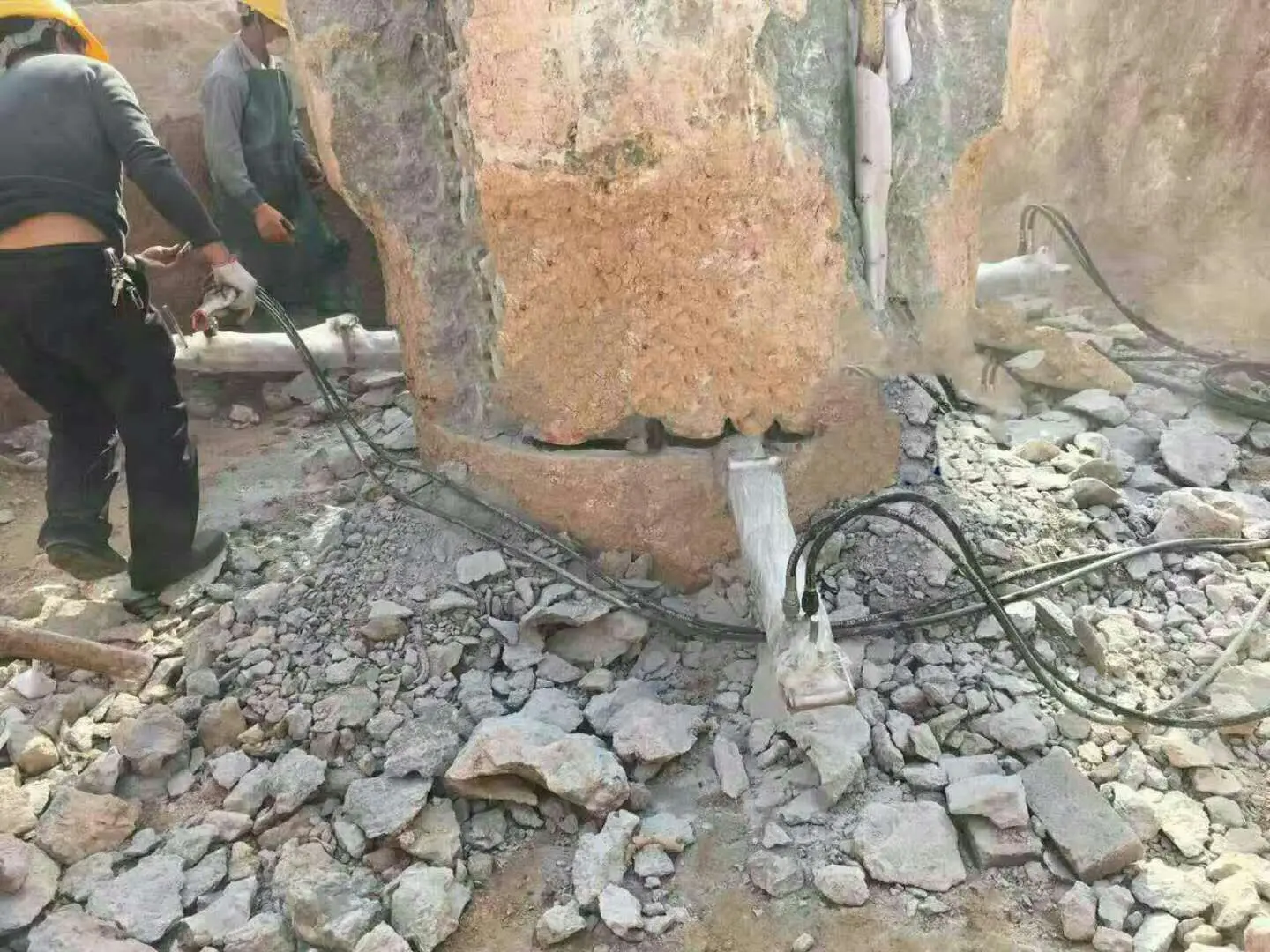 Rock Splitter,stone Splitting Wedge,darda Hydraulic Rock Splitter ...