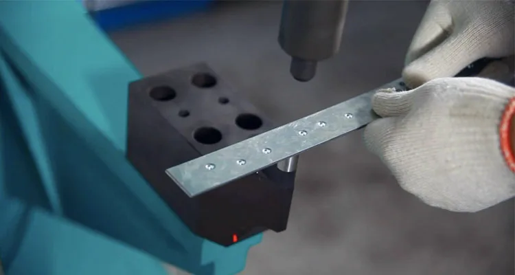 HVAC Pneumatic Press Duct Work Rivet-Less Riveting Machine