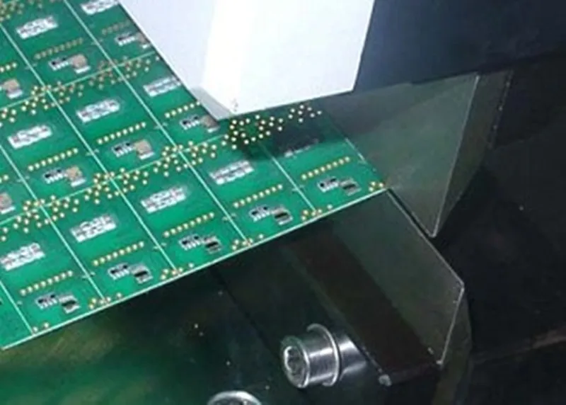 Pneumatic Guillotine FR4 PCB Cutting Machine - YUSH