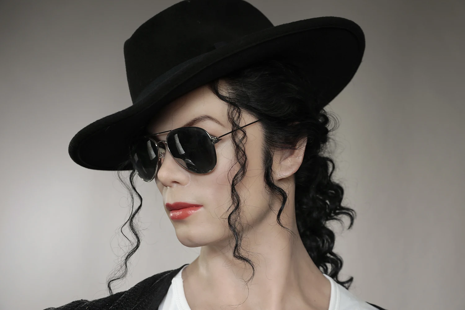 Hyper Realistic Custom Life Size Silicone Michael Jackson Statue - Buy ...