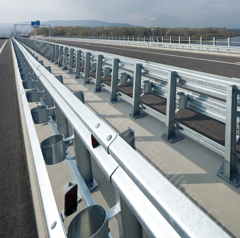 Aashto M-180 Road Steel Fence - Durable W Beam Barriers