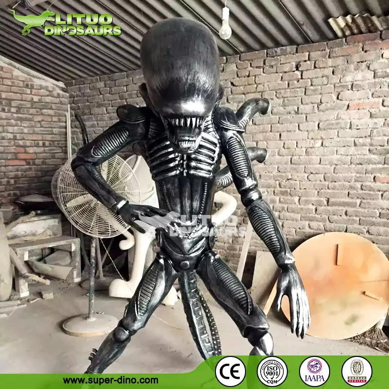 Life Size FRP Predator Sculpture - High Lifelike Quality