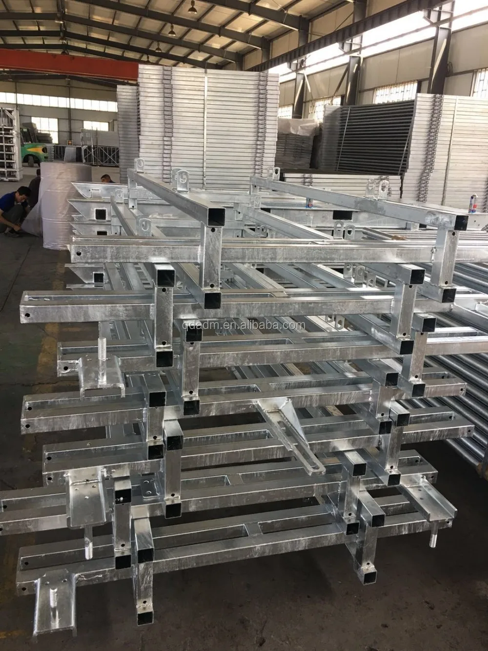 Simple Galvanized Cattle Crush Chute Gate - Durable & Easy