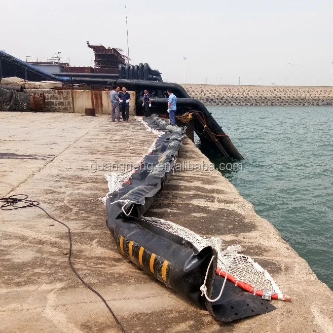 ASTM connector Rubber Oil Spill containment Boom / Solid floating oil ...