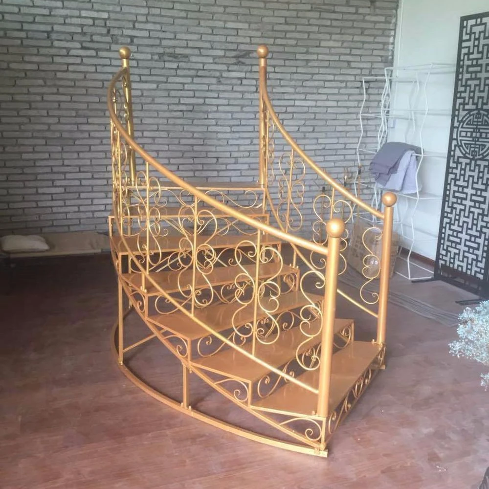 Elegant Iron Stairs With Flower Rattan Pattern For Wedding Decoration ...
