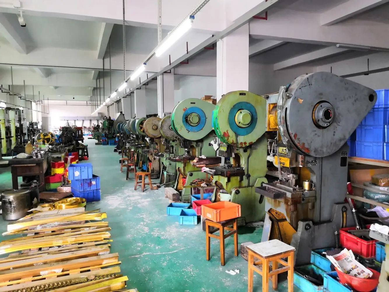 Stainless Steel Hollow Memory Circle Of Life Eternity Cremation Urn ...