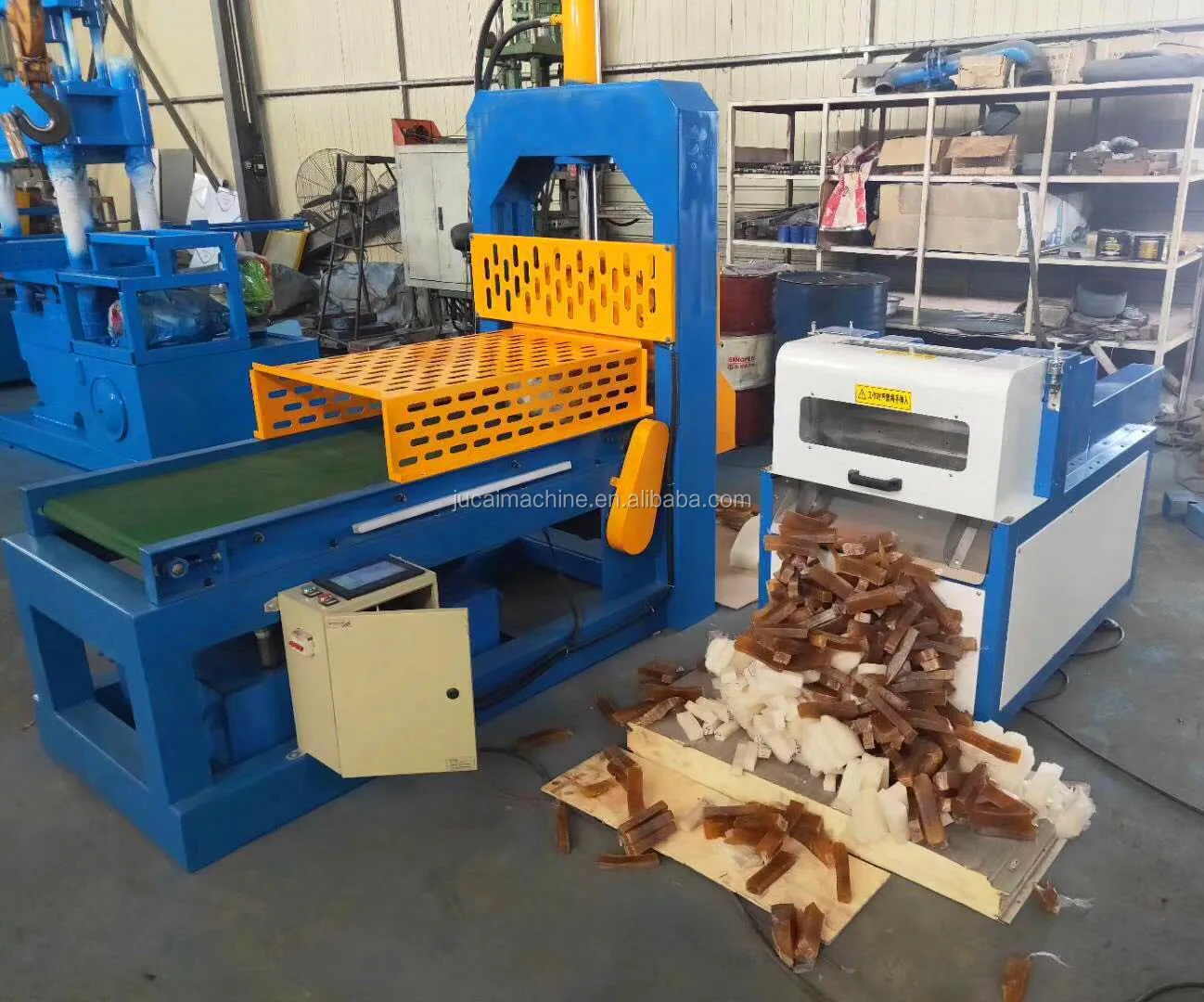 Efficient Rubber Cutting with Hydraulic Bale Cutter