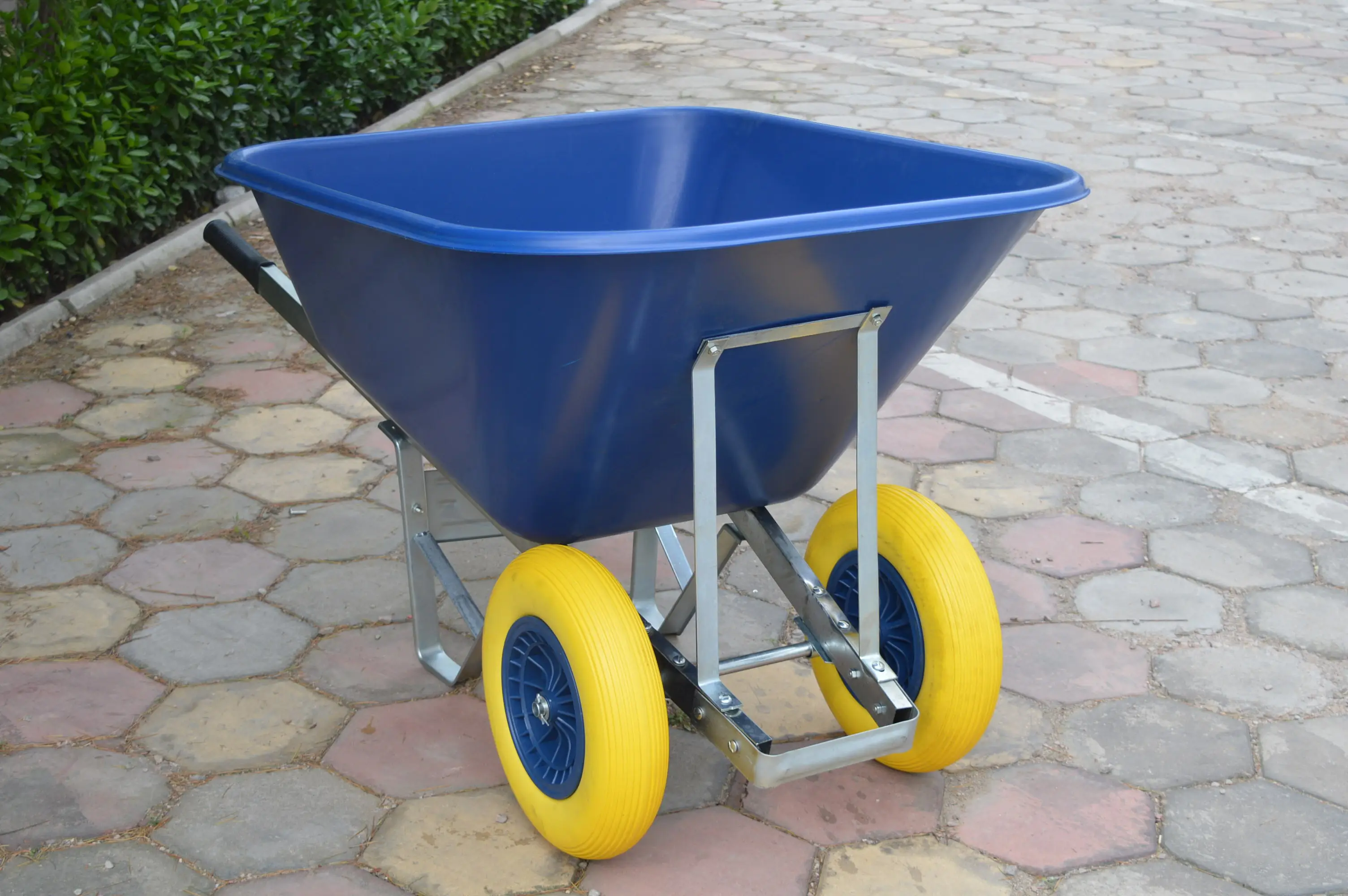 Alibaba.com: LW WB9600 Heavy Duty Plastic Twin Wheel Barrow, 200L ...