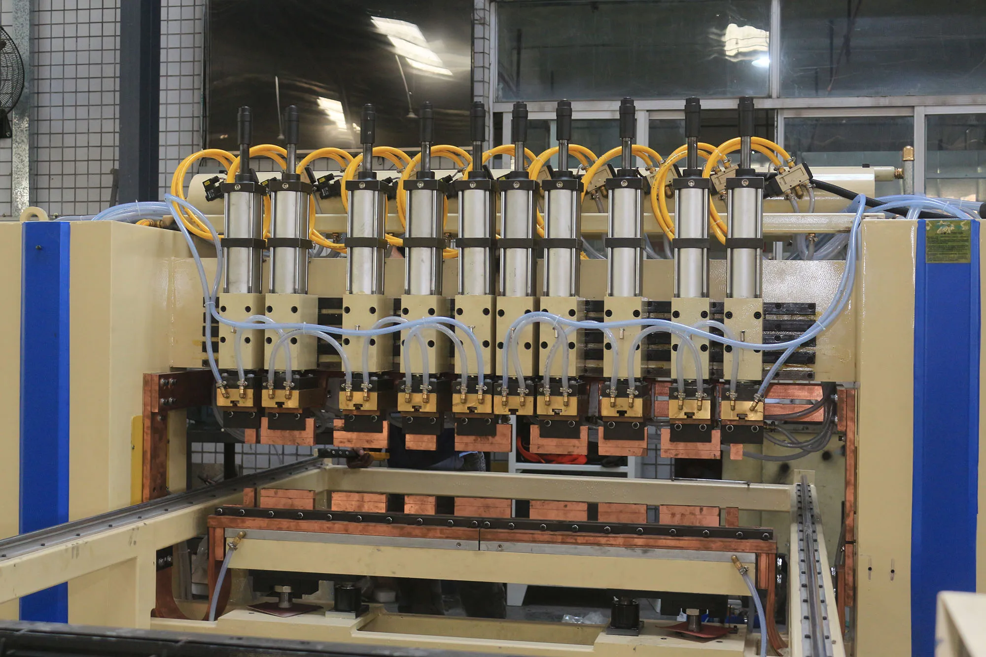 Hwashi Manual/ Cnc Wire Mesh Welding Machine For Grill Racks Grates ...